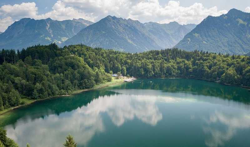 Snowflake Data Types: 6 Essential Types You Should Know | Estuary